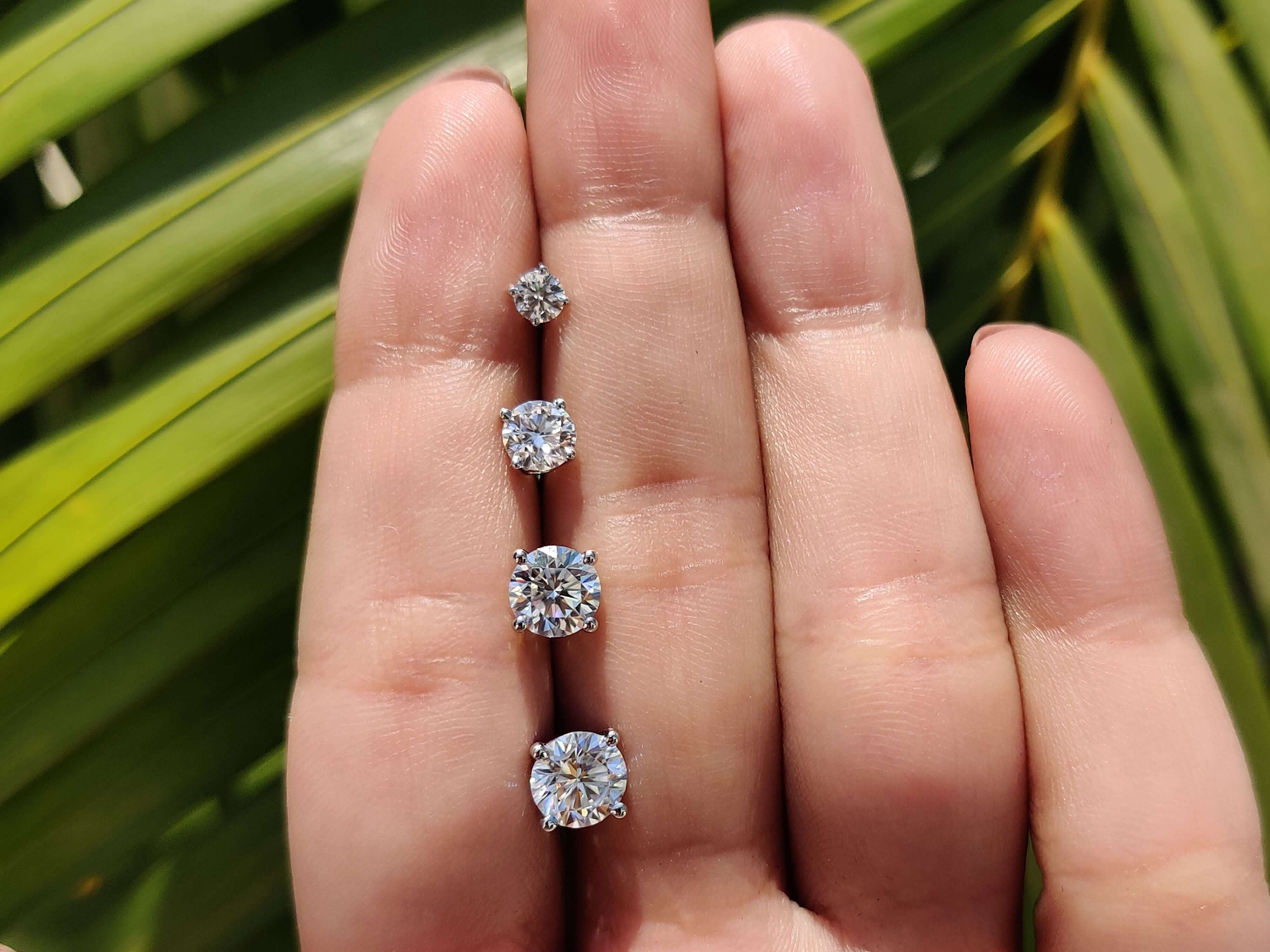 Moissanite Rings vs Diamond Rings | Blog | Diamondrensu